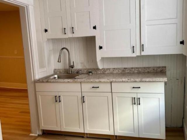 1 Br, 1 bath, Apartment 37 Union St