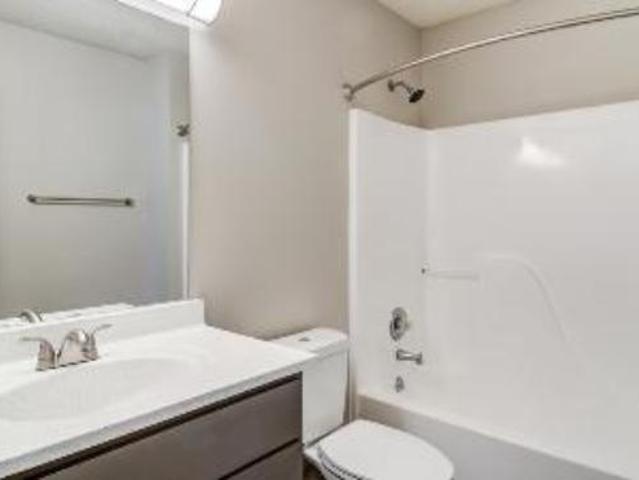 1 Br, 1 bath, Apartment 385 Creekstone Court