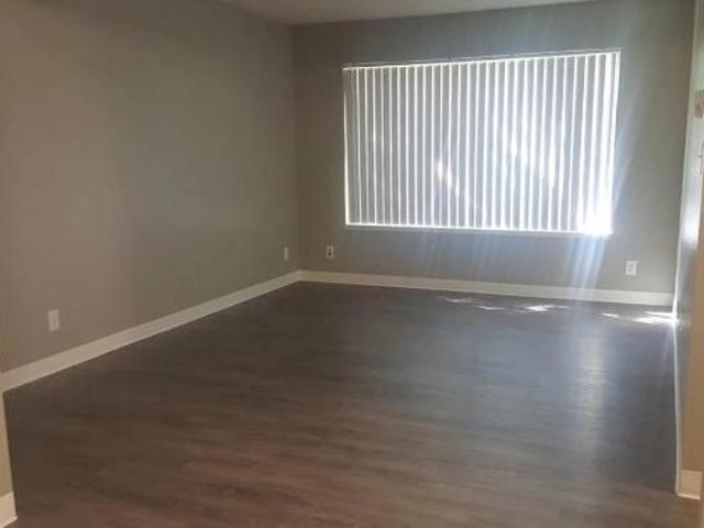 1 Br, 1 bath, Apartment 385 Sacramento St
