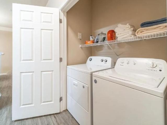 1 Br, 1 bath, Apartment 3801 Glen Verde Tr