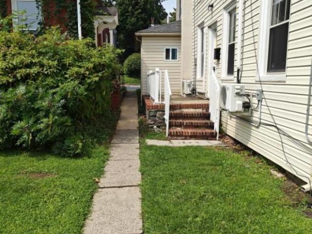 1 Br, 1 bath, Apartment 380 E Chestnut Street
