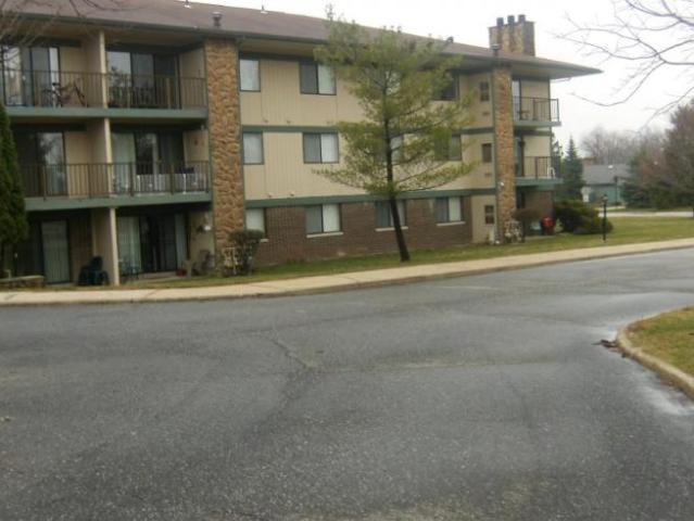 1 Br, 1 bath, Apartment 3811 Glen Eagles Boulevard