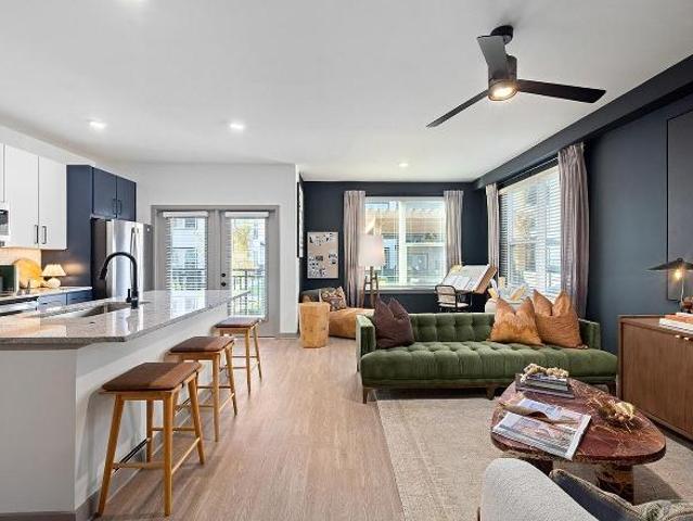 1 Br, 1 bath, Apartment 3812 W Montague Ave
