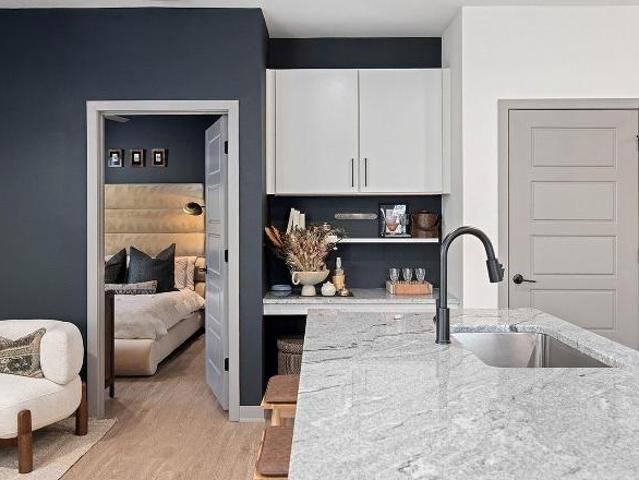 1 Br, 1 bath, Apartment 3812 W Montague Ave