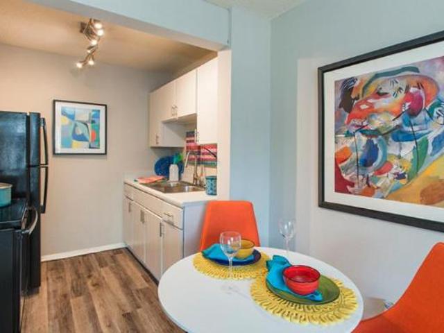 1 Br, 1 bath, Apartment 3815 Lakehurst Dr