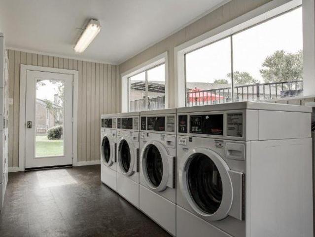 1 Br, 1 bath, Apartment 3830 Booth Calloway Road
