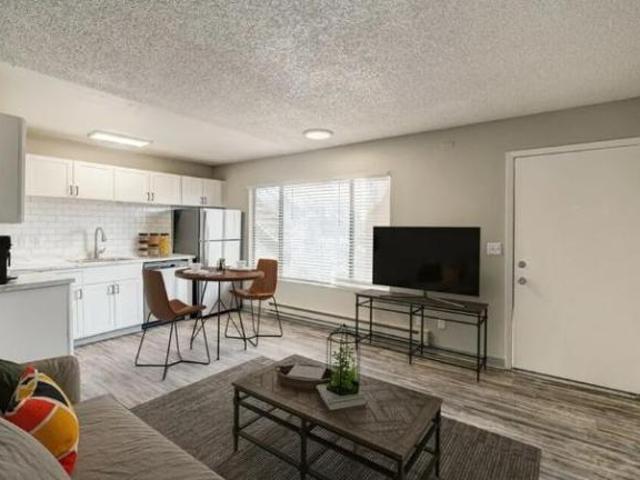 1 Br, 1 bath, Apartment 3955 Bijou Street