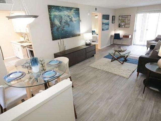1 Br, 1 bath, Apartment 3915 E Camelback Road