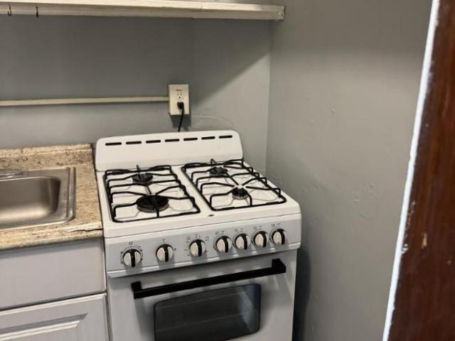 1 Br, 1 bath, Apartment 39 Main St
