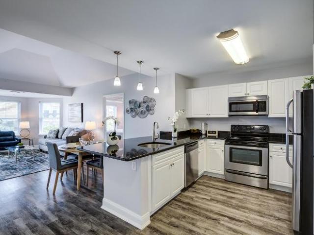 1 Br, 1 bath, Apartment 7 Seaport Drive