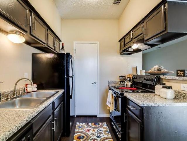 1 Br, 1 bath, Apartment 4055 Frankford Road