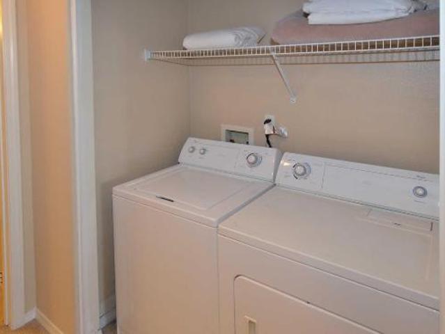 1 Br, 1 bath, Apartment 4077 Glencoe Ave