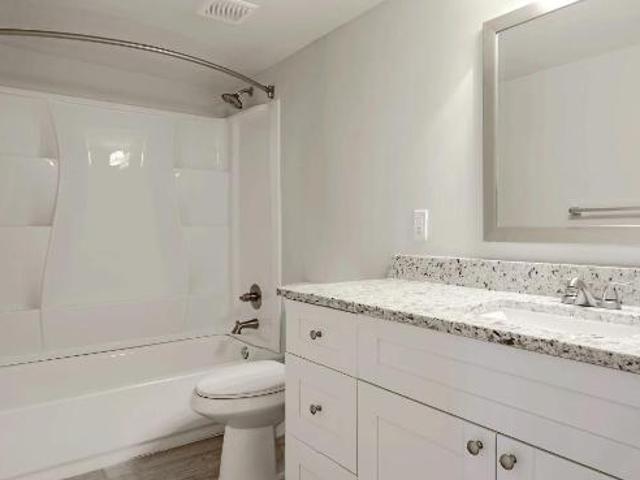 1 Br, 1 bath, Apartment 4001 N University Dr
