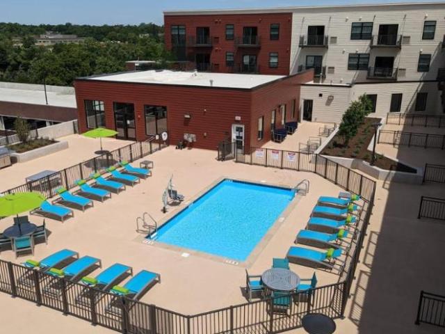 1 Br, 1 bath, Apartment 400 N Main St