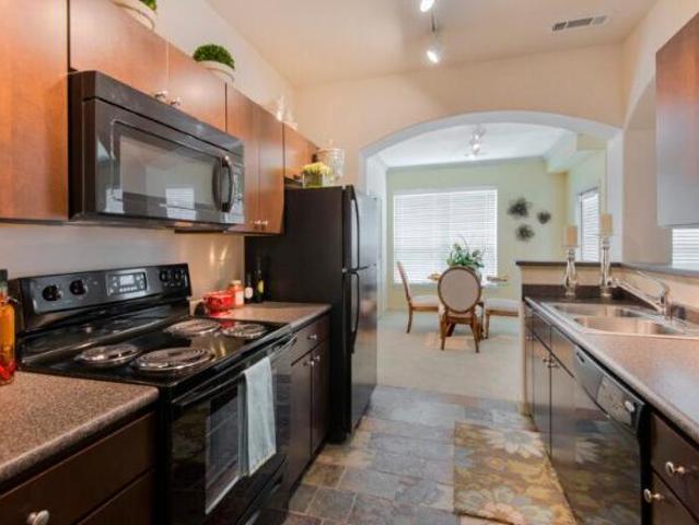 1 Br, 1 bath, Apartment 400 Technology Center Drive