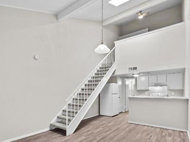 1 Br, 1 bath, Apartment 4019 Park Square Dr