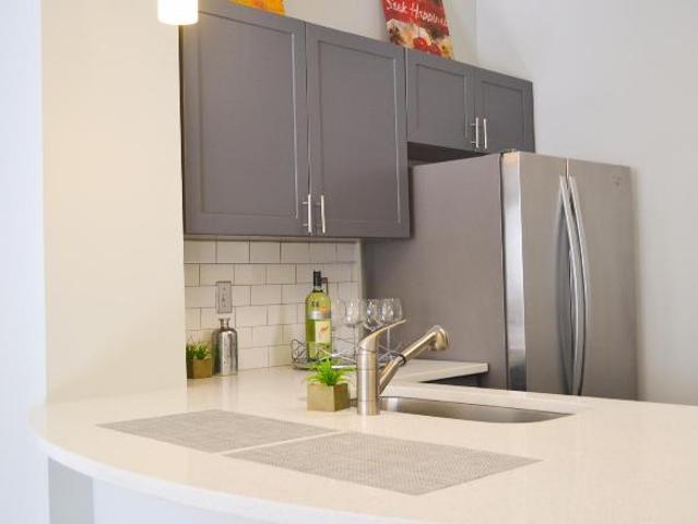 1 Br, 1 bath, Apartment 401 17th St NW