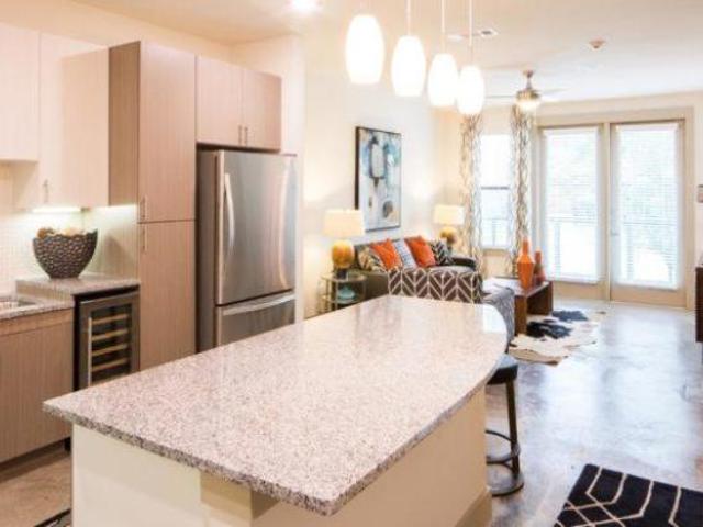 1 Br, 1 bath, Apartment 4020 Gilbert Avenue