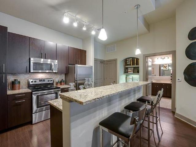 1 Br, 1 bath, Apartment 4030 N Central Expressway
