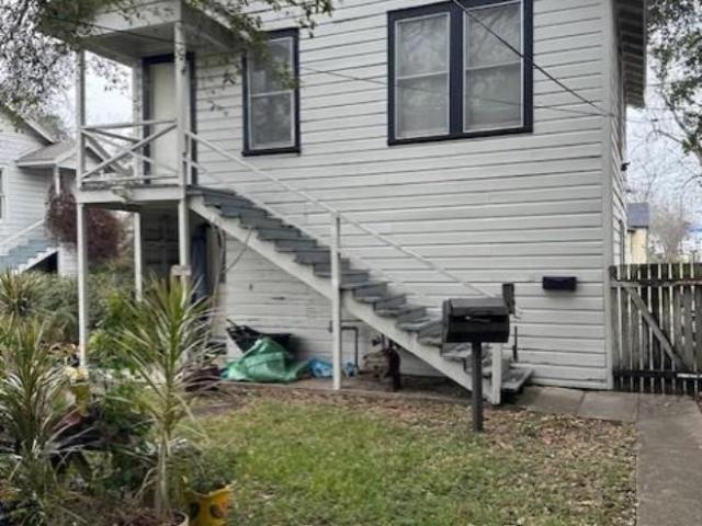 1 Br, 1 bath, Apartment 403 1/2 N Laurent St