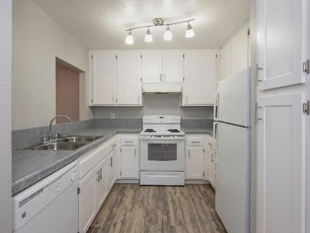 1 Br, 1 bath, Apartment 4146 Madison Avenue