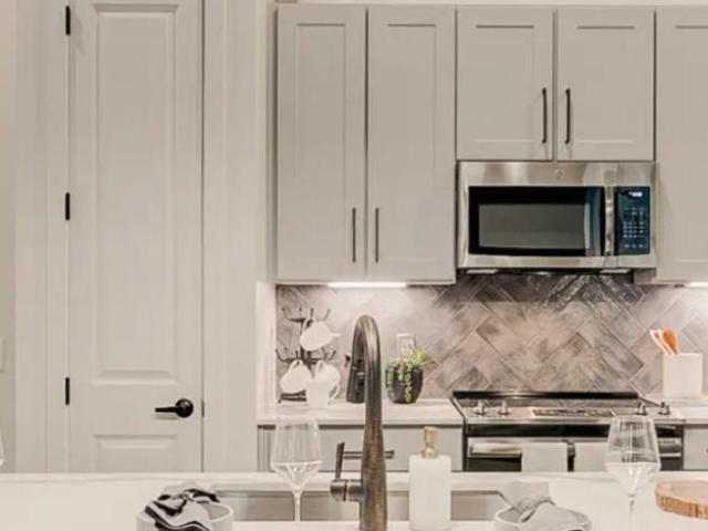 1 Br, 1 bath, Apartment 4150 Belt Line Road