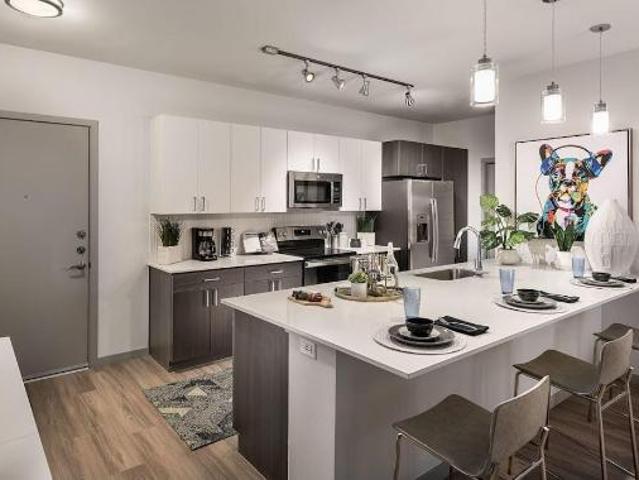 1 Br, 1 bath, Apartment 4175 N Falcon Dr