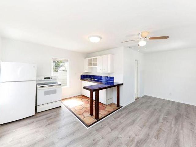 1 Br, 1 bath, Apartment 417 Mayflower Rd