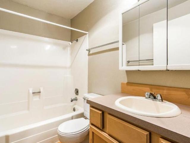 1 Br, 1 bath, Apartment 4103 W 18th Ave
