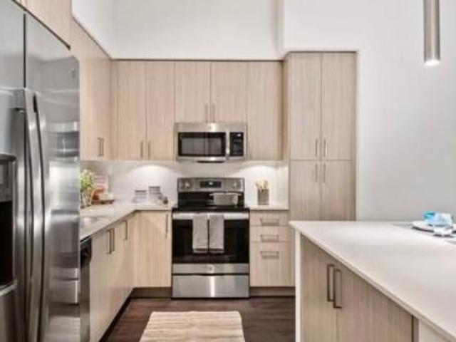 1 Br, 1 bath, Apartment 410 SE 16th Ct