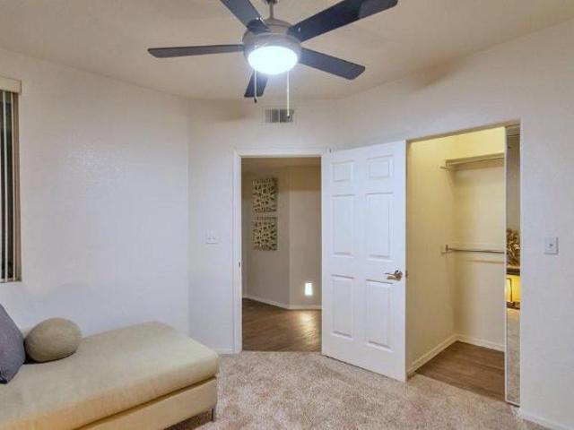 1 Br, 1 bath, Apartment 411 N Kyrene Rd