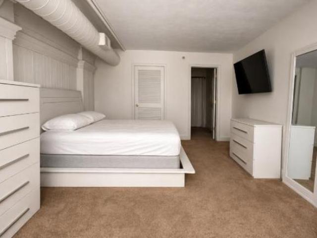 1 Br, 1 bath, Apartment 4126 Erie Street