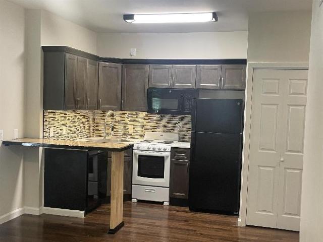 1 Br, 1 bath, Apartment 412 E