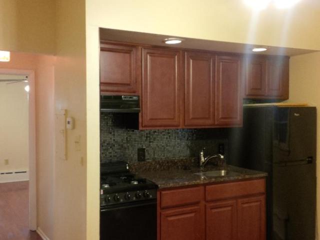 1 Br, 1 bath, Apartment 413 Pine Street