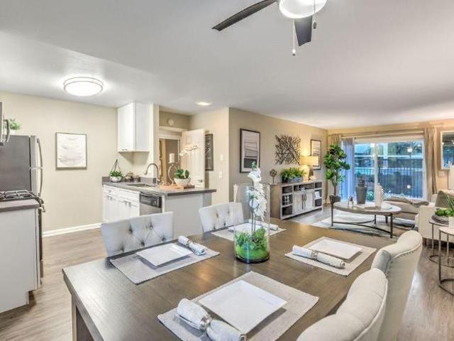 1 Br, 1 bath, Apartment 425 Merrimac Way
