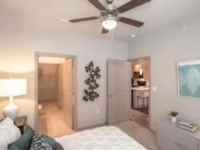 1 Br, 1 bath, Apartment 425 N Oklahoma Ave