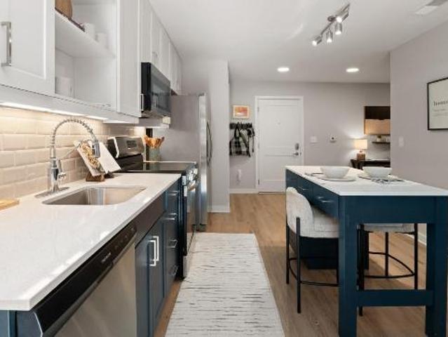 1 Br, 1 bath, Apartment 426 N Tryon St