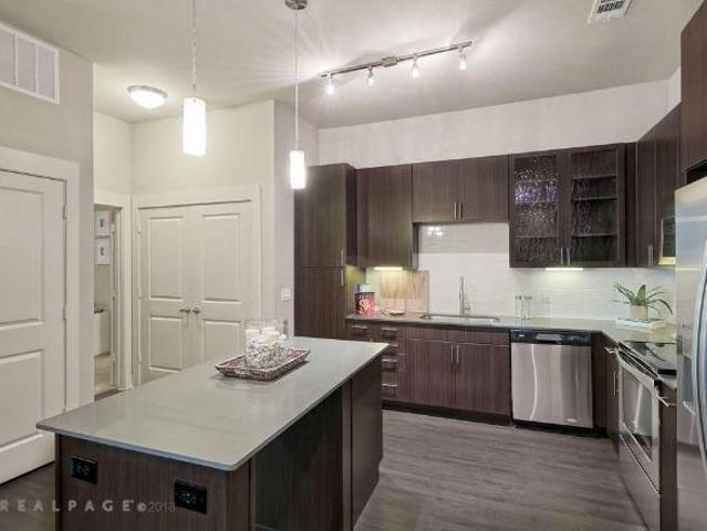1 Br, 1 bath, Apartment 4210 Fairmount Street
