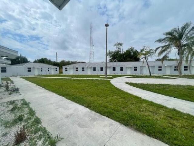 1 Br, 1 bath, Apartment 4393 Windsor Avenue