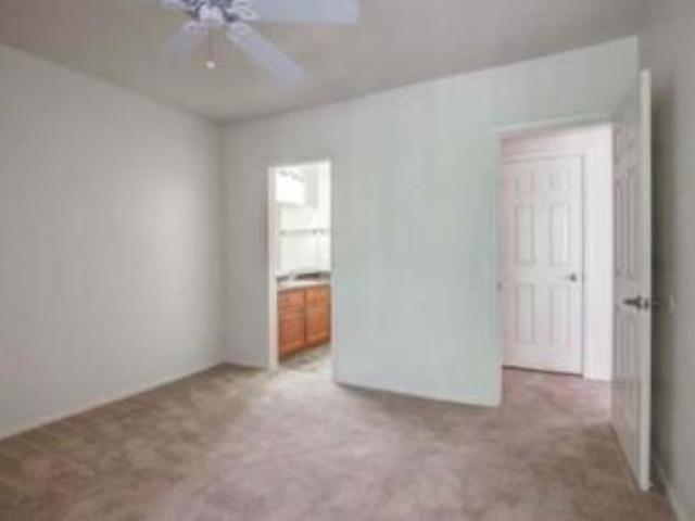 1 Br, 1 bath, Apartment 4304 E Campbell Ave