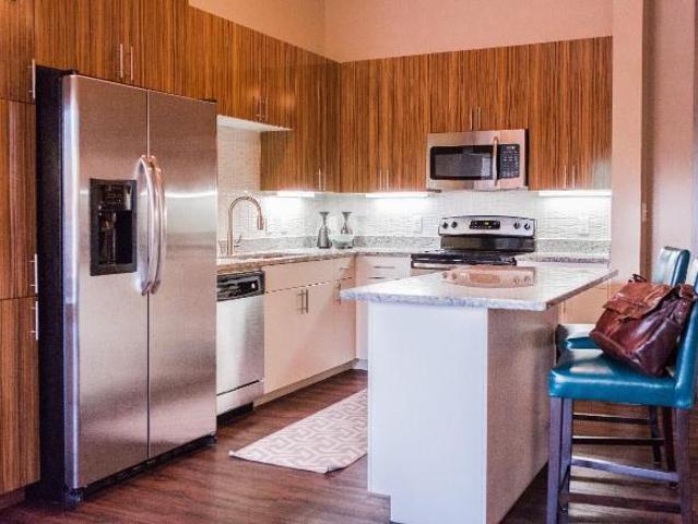 1 Br, 1 bath, Apartment 4320 Dickason Ave