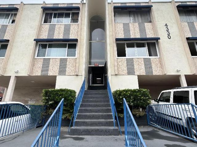 1 Br, 1 bath, Apartment 4330 52nd St