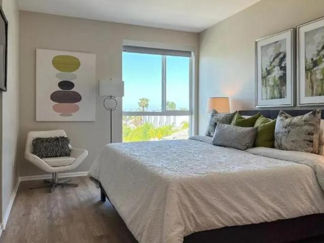1 Br, 1 bath, Apartment 433 Illinois St