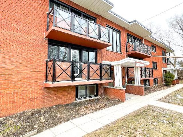 1 Br, 1 bath, Apartment 43 Montrose Avenue