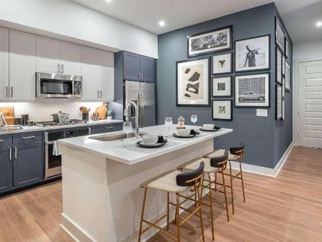 1 Br, 1 bath, Apartment 4444 Cole Ave