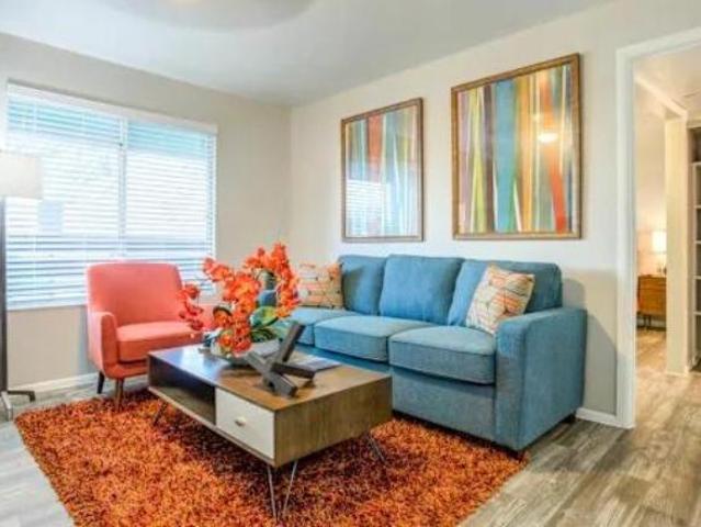 1 Br, 1 bath, Apartment 444 W Orange Grove Rd