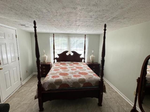 1 Br, 1 bath, Apartment 4458 Tarragon Ln