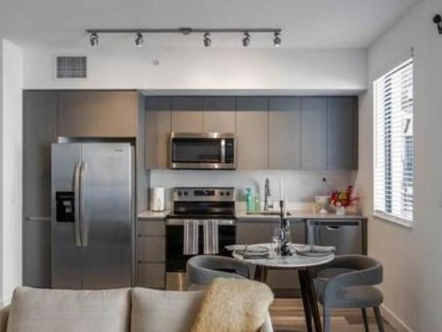 1 Br, 1 bath, Apartment 445 Hialeah Dr