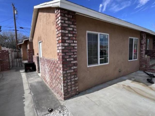 1 Br, 1 bath, Apartment 44141 11th St W