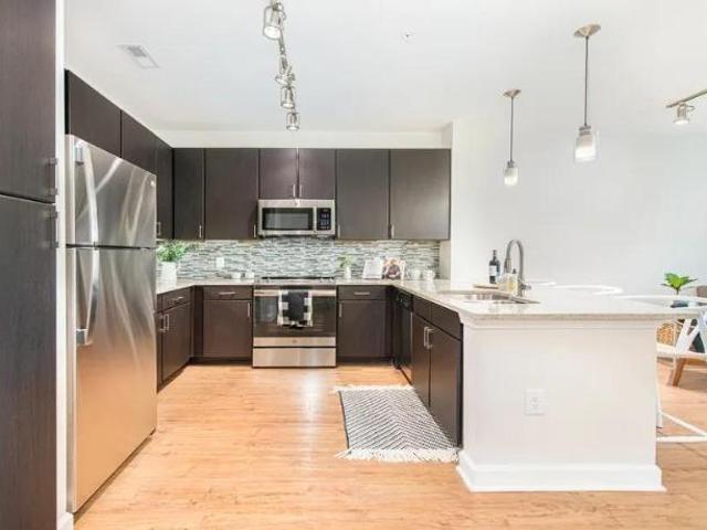 1 Br, 1 bath, Apartment 441 Meeting St